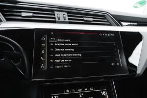 Серый Ауди E-Tron 2021 в Рига, объемом двигателя 0.00 л и пробегом 76 тыс. км за 27150 €, фото 28 на AUTOMOTO.COM.LV