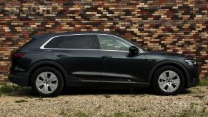 Pelēks Audi E-Tron 2021 Rīga, ar dzinēja tilpumu 0.00 L un nobraukumu 102 tūkst. km par 29999 €, foto 5 vietnē AUTOMOTO.COM.LV