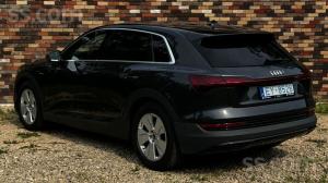 Pelēks Audi E-Tron 2021 Rīga, ar dzinēja tilpumu 0.00 L un nobraukumu 102 tūkst. km par 29999 €, foto 9 vietnē AUTOMOTO.COM.LV