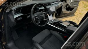 Pelēks Audi E-Tron 2021 Rīga, ar dzinēja tilpumu 0.00 L un nobraukumu 102 tūkst. km par 29999 €, foto 12 vietnē AUTOMOTO.COM.LV