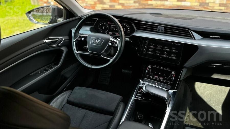 Pelēks Audi E-Tron 2021 Rīga, ar dzinēja tilpumu 0.00 L un nobraukumu 102 tūkst. km par 29999 €, foto 16 vietnē AUTOMOTO.COM.LV