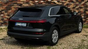 Pelēks Audi E-Tron 2021 Rīga, ar dzinēja tilpumu 0.00 L un nobraukumu 102 tūkst. km par 29999 €, foto 7 vietnē AUTOMOTO.COM.LV