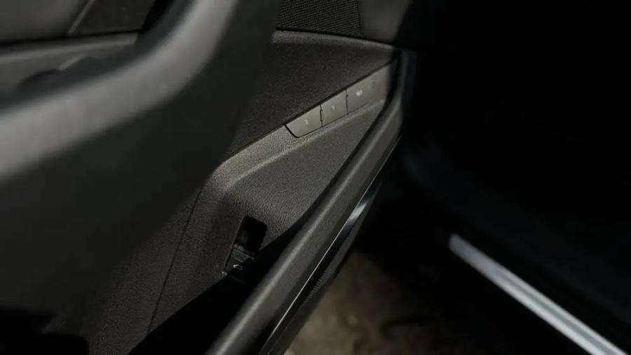 Pelēks Audi E-Tron 2021 Rīga, ar dzinēja tilpumu 0.00 L un nobraukumu 102 tūkst. km par 29999 €, foto 11 vietnē AUTOMOTO.COM.LV