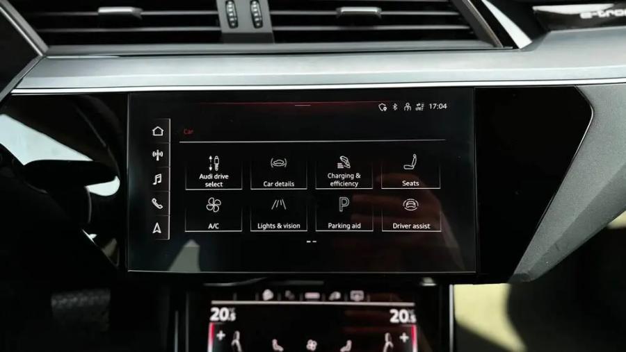 Pelēks Audi E-Tron 2021 Rīga, ar dzinēja tilpumu 0.00 L un nobraukumu 102 tūkst. km par 29999 €, foto 19 vietnē AUTOMOTO.COM.LV