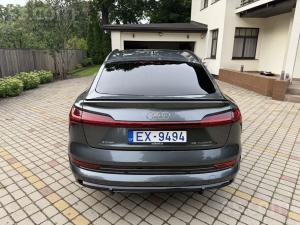Grey Audi E-Tron 2021 in Riga, with an engine capacity of 0.00 L and mileage of 124 thousand km for 28500 €, photo 3 on AUTOMOTO.COM.LV