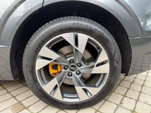 Grey Audi E-Tron 2021 in Riga, with an engine capacity of 0.00 L and mileage of 124 thousand km for 28500 €, photo 10 on AUTOMOTO.COM.LV