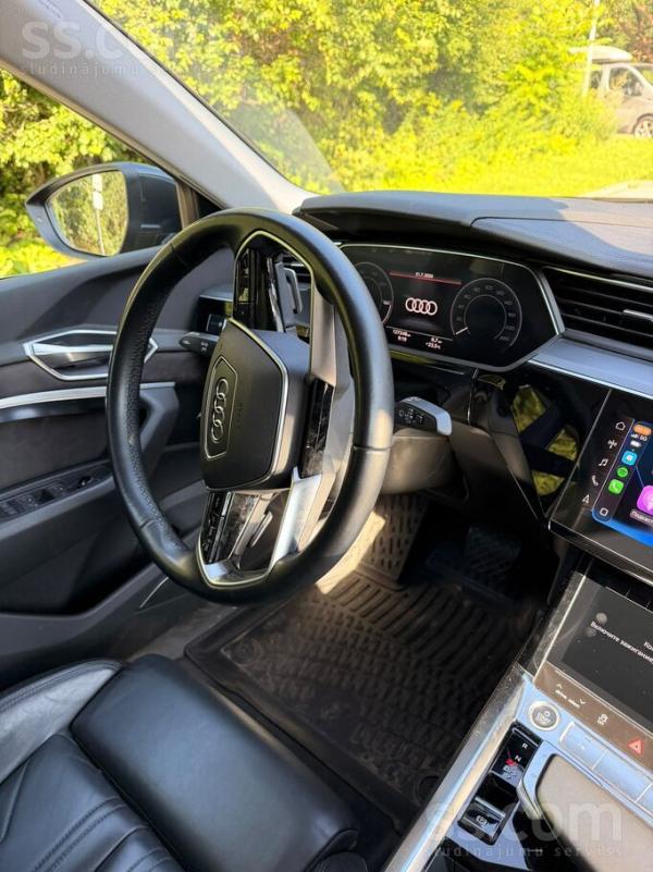 Grey Audi E-Tron 2021 in Riga, with an engine capacity of 0.00 L and mileage of 127 thousand km for 22500 €, photo 10 on AUTOMOTO.COM.LV