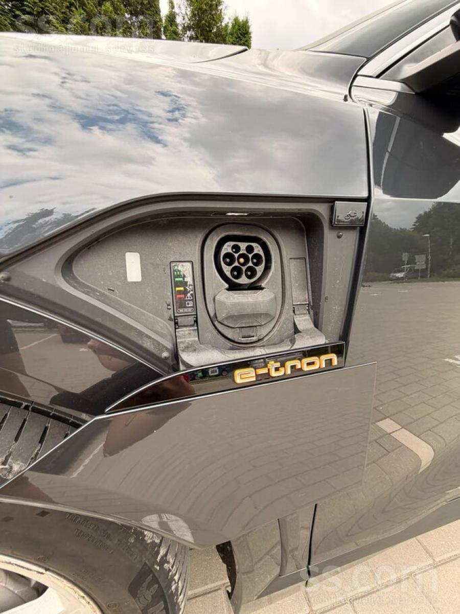 Pelēks Audi E-Tron 2021 Rīga, ar dzinēja tilpumu 0.00 L un nobraukumu 127 tūkst. km par 22500 €, foto 8 vietnē AUTOMOTO.COM.LV