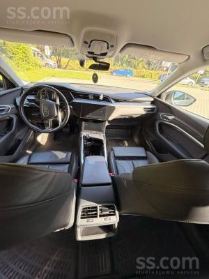 Pelēks Audi E-Tron 2021 Rīga, ar dzinēja tilpumu 0.00 L un nobraukumu 127 tūkst. km par 22500 €, foto 10 vietnē AUTOMOTO.COM.LV