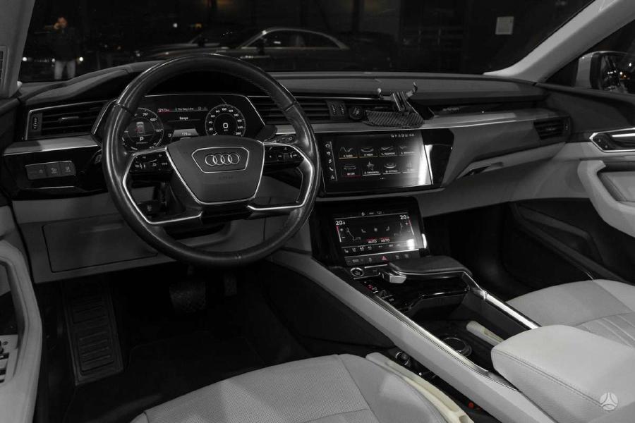 Grey Audi E-Tron 2021 in Riga, with an engine capacity of 0.00 L and mileage of 85 thousand km for 35000 €, photo 10 on AUTOMOTO.COM.LV