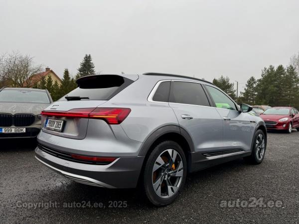 Grey Audi E-Tron 2020 in Tartu, with an engine capacity of 0.00 L and mileage of 153 thousand km for 26900 €, photo 11 on AUTOMOTO.COM.LV