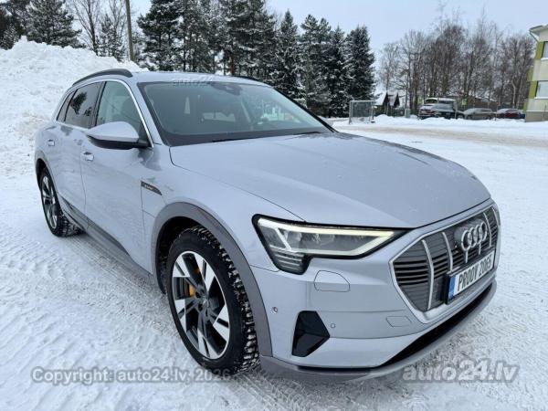 Grey Audi E-Tron 2020 in Tartu, with an engine capacity of 0.00 L and mileage of 154 thousand km for 26900 €, photo 7 on AUTOMOTO.COM.LV
