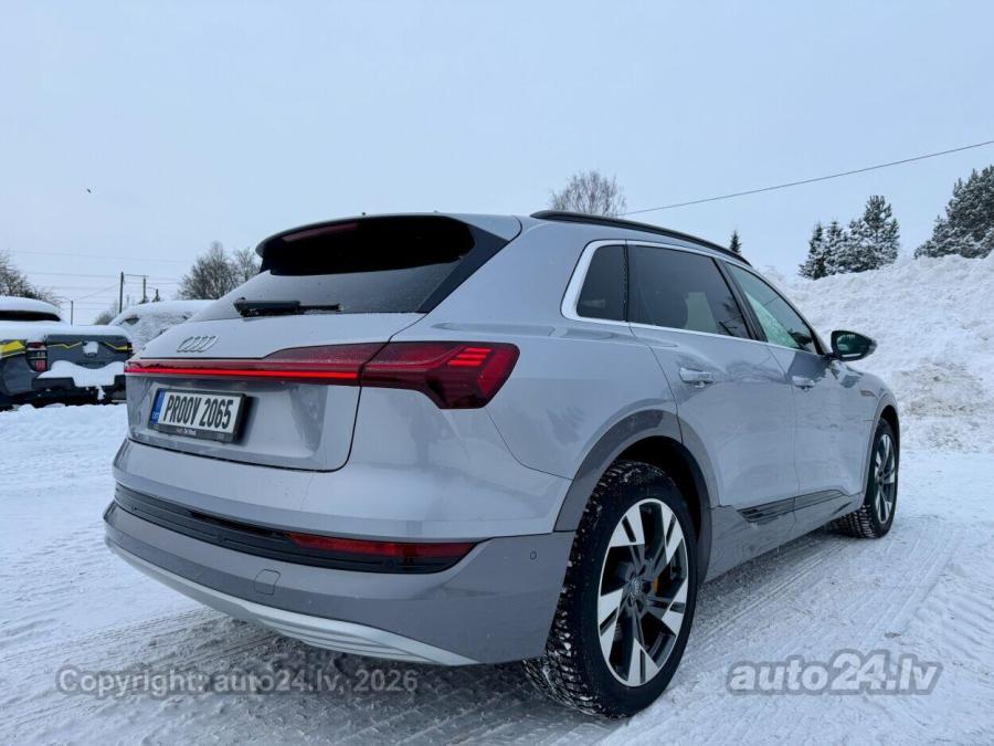 Pelēks Audi E-Tron 2020 Tartu, ar dzinēja tilpumu 0.00 L un nobraukumu 154 tūkst. km par 26900 €, foto 13 vietnē AUTOMOTO.COM.LV