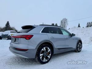 Pelēks Audi E-Tron 2020 Tartu, ar dzinēja tilpumu 0.00 L un nobraukumu 154 tūkst. km par 26900 €, foto 15 vietnē AUTOMOTO.COM.LV