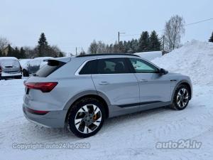 Pelēks Audi E-Tron 2020 Tartu, ar dzinēja tilpumu 0.00 L un nobraukumu 154 tūkst. km par 26900 €, foto 16 vietnē AUTOMOTO.COM.LV