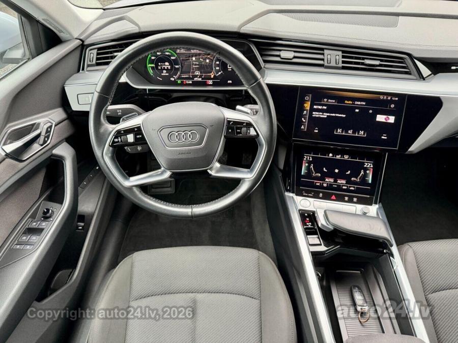Pelēks Audi E-Tron 2020 Tartu, ar dzinēja tilpumu 0.00 L un nobraukumu 154 tūkst. km par 26900 €, foto 23 vietnē AUTOMOTO.COM.LV