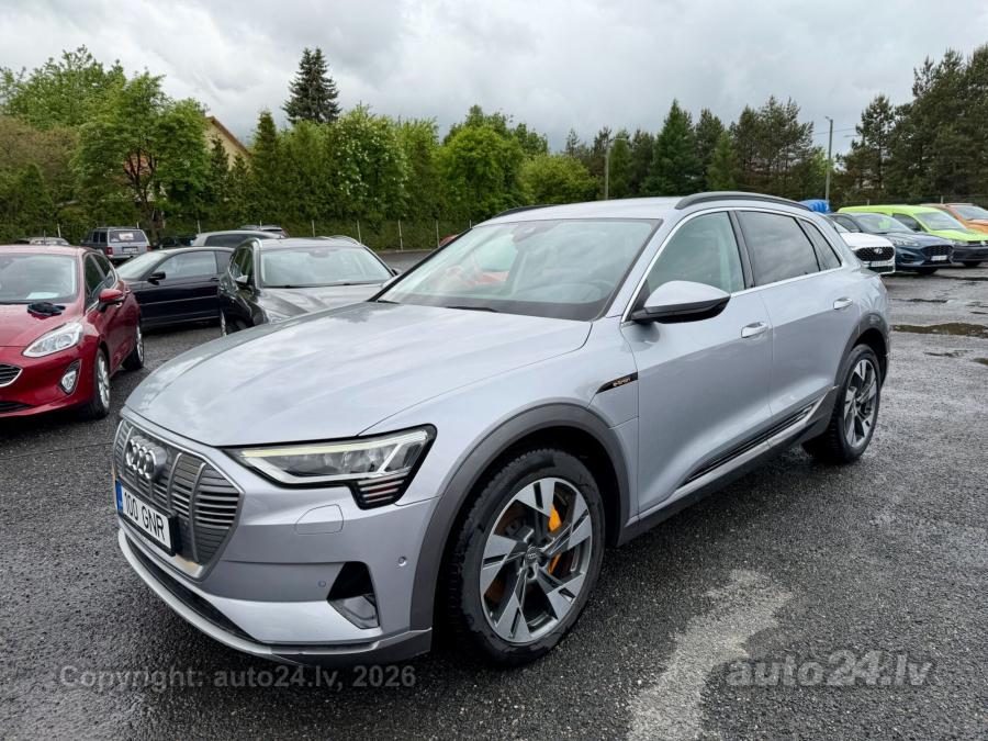 Pelēks Audi E-Tron 2020 Tartu, ar dzinēja tilpumu 0.00 L un nobraukumu 155 tūkst. km par 24899 €, foto 3 vietnē AUTOMOTO.COM.LV