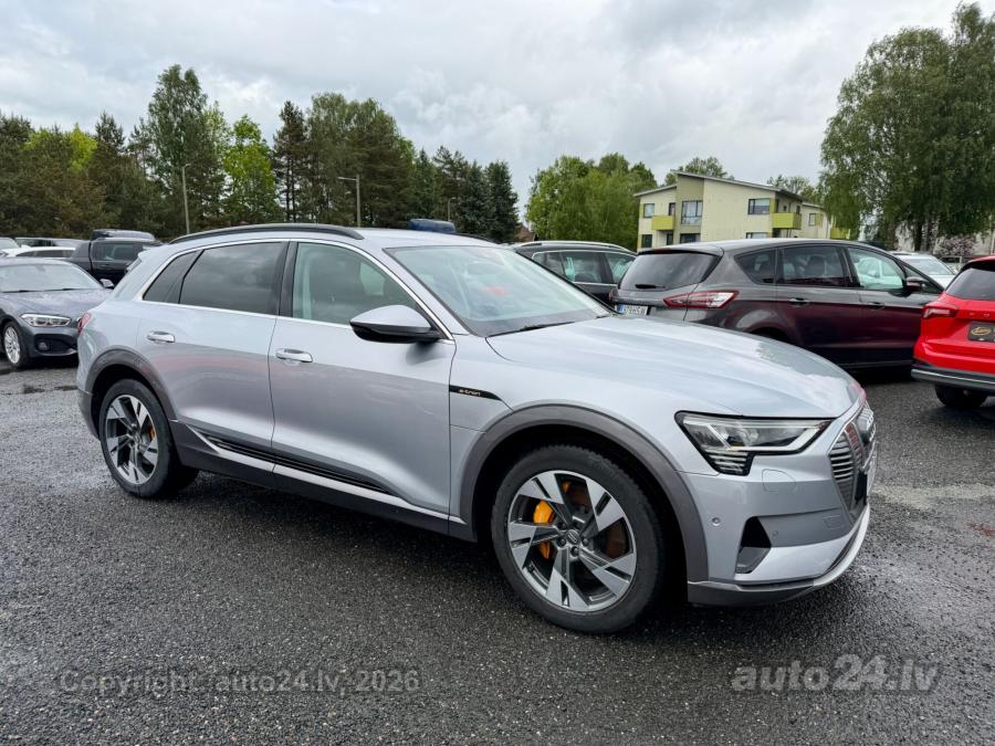 Pelēks Audi E-Tron 2020 Tartu, ar dzinēja tilpumu 0.00 L un nobraukumu 155 tūkst. km par 24899 €, foto 6 vietnē AUTOMOTO.COM.LV