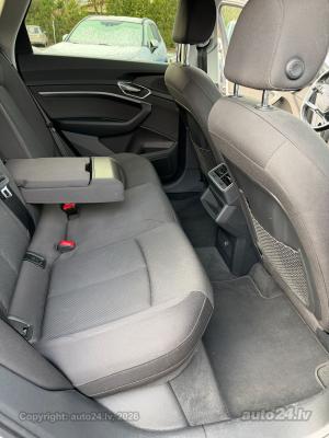 Pelēks Audi E-Tron 2020 Tartu, ar dzinēja tilpumu 0.00 L un nobraukumu 155 tūkst. km par 24899 €, foto 16 vietnē AUTOMOTO.COM.LV