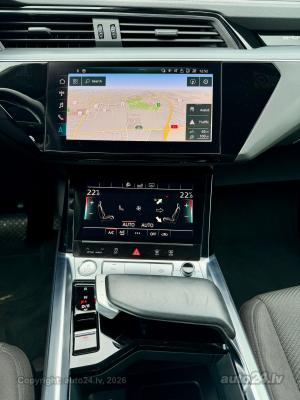 Pelēks Audi E-Tron 2020 Tartu, ar dzinēja tilpumu 0.00 L un nobraukumu 155 tūkst. km par 24899 €, foto 26 vietnē AUTOMOTO.COM.LV