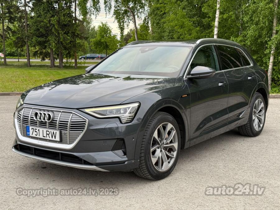 Pelēks Audi E-Tron 2020 Tallina, ar dzinēja tilpumu 0.00 L un nobraukumu 85 tūkst. km par 25900 €, foto 1 vietnē AUTOMOTO.COM.LV