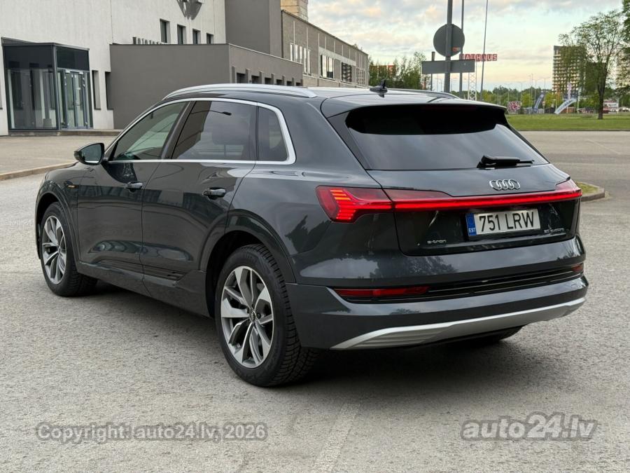 Pelēks Audi E-Tron 2020 Tallina, ar dzinēja tilpumu 0.00 L un nobraukumu 85 tūkst. km par 25900 €, foto 5 vietnē AUTOMOTO.COM.LV