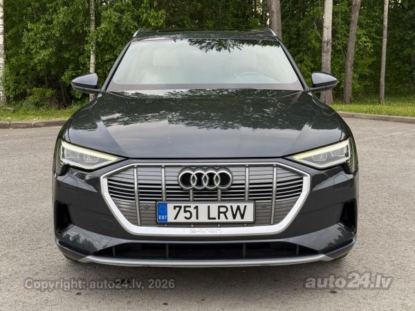 Pelēks Audi E-Tron 2020 Tallina, ar dzinēja tilpumu 0.00 L un nobraukumu 85 tūkst. km par 25900 €, foto 5 vietnē AUTOMOTO.COM.LV