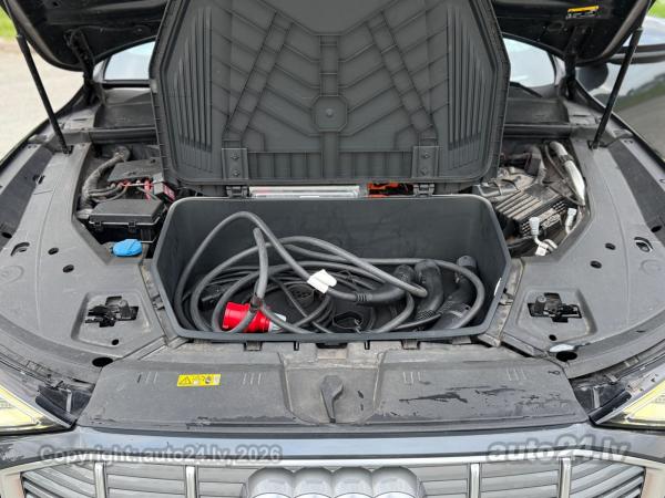 Pelēks Audi E-Tron 2020 Tallina, ar dzinēja tilpumu 0.00 L un nobraukumu 85 tūkst. km par 25900 €, foto 7 vietnē AUTOMOTO.COM.LV