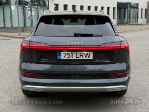Pelēks Audi E-Tron 2020 Tallina, ar dzinēja tilpumu 0.00 L un nobraukumu 85 tūkst. km par 25900 €, foto 10 vietnē AUTOMOTO.COM.LV
