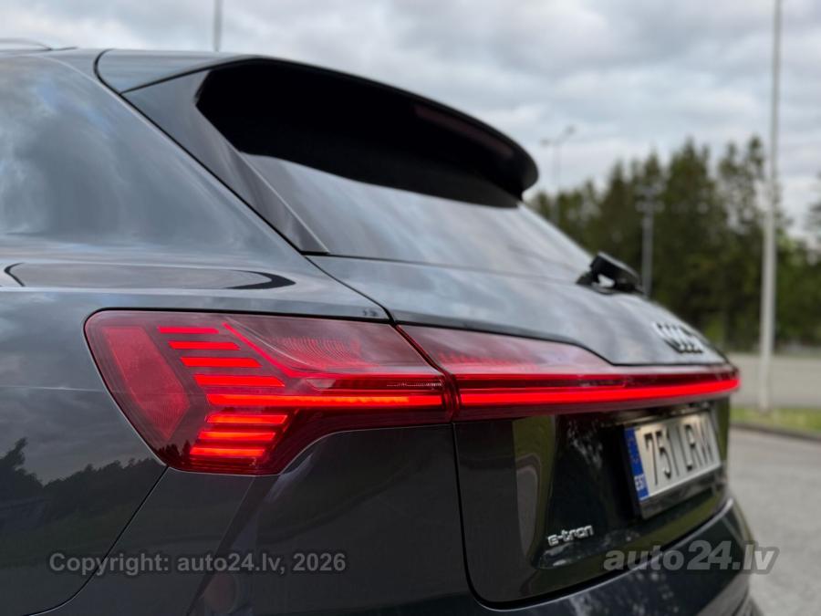 Pelēks Audi E-Tron 2020 Tallina, ar dzinēja tilpumu 0.00 L un nobraukumu 85 tūkst. km par 25900 €, foto 11 vietnē AUTOMOTO.COM.LV