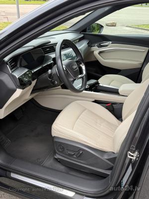 Pelēks Audi E-Tron 2020 Tallina, ar dzinēja tilpumu 0.00 L un nobraukumu 85 tūkst. km par 25900 €, foto 19 vietnē AUTOMOTO.COM.LV