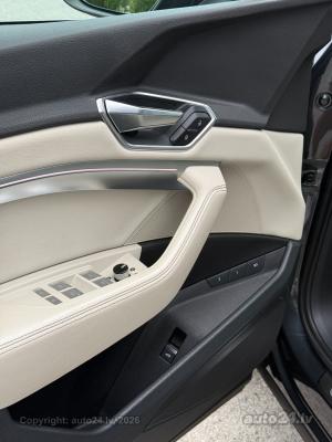 Pelēks Audi E-Tron 2020 Tallina, ar dzinēja tilpumu 0.00 L un nobraukumu 85 tūkst. km par 25900 €, foto 20 vietnē AUTOMOTO.COM.LV