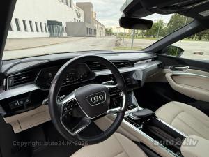 Pelēks Audi E-Tron 2020 Tallina, ar dzinēja tilpumu 0.00 L un nobraukumu 85 tūkst. km par 25900 €, foto 21 vietnē AUTOMOTO.COM.LV