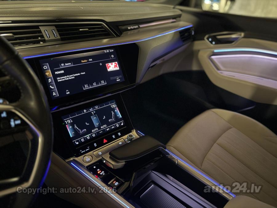 Pelēks Audi E-Tron 2020 Tallina, ar dzinēja tilpumu 0.00 L un nobraukumu 85 tūkst. km par 25900 €, foto 29 vietnē AUTOMOTO.COM.LV