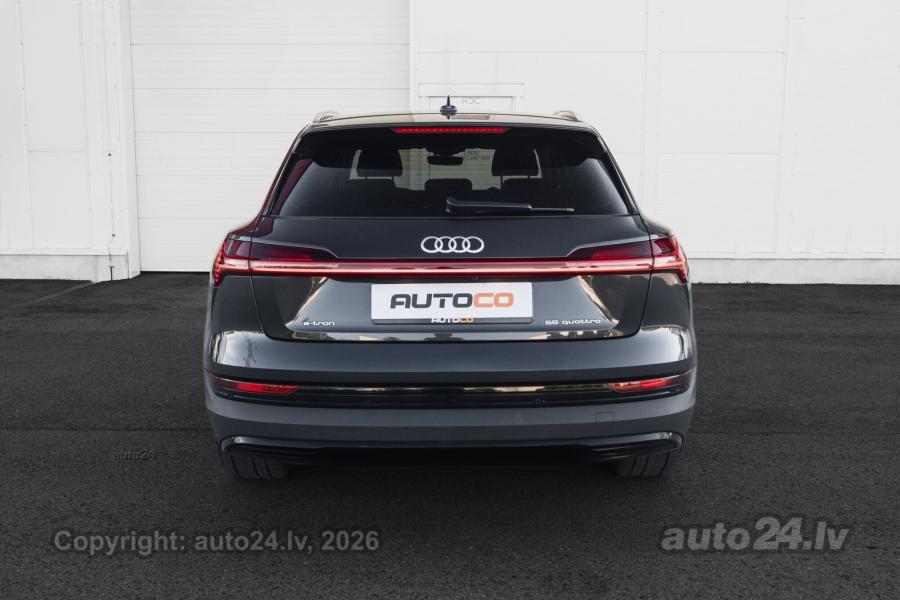 Pelēks Audi E-Tron 2020 Tallina, ar dzinēja tilpumu 0.00 L un nobraukumu 139 tūkst. km par 30999 €, foto 8 vietnē AUTOMOTO.COM.LV