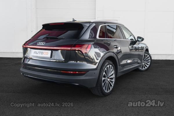 Grey Audi E-Tron 2020 in Tallinn, with an engine capacity of 0.00 L and mileage of 139 thousand km for 30999 €, photo 8 on AUTOMOTO.COM.LV