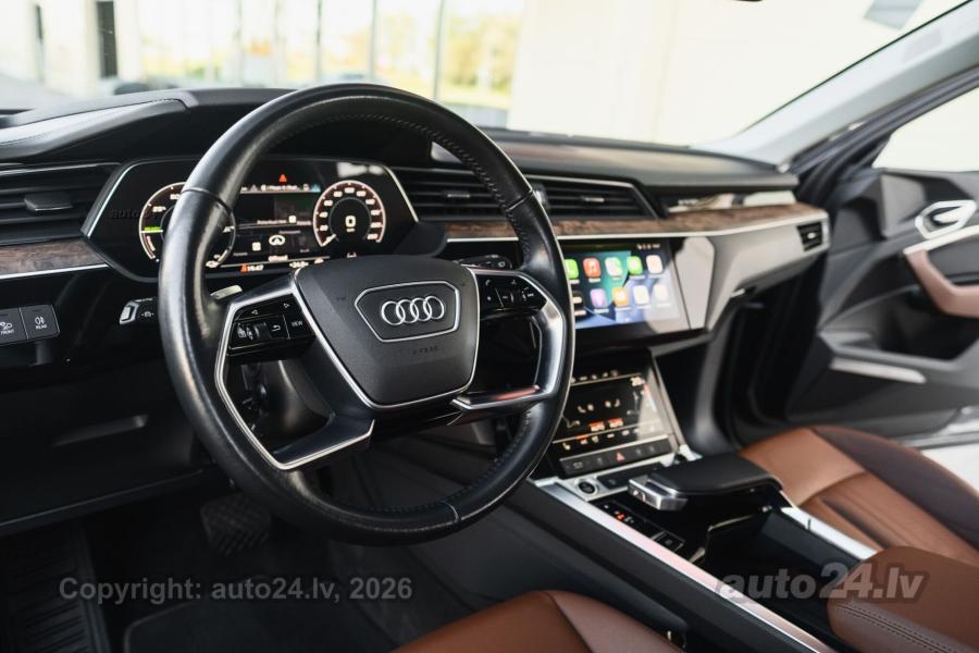 Pelēks Audi E-Tron 2020 Tallina, ar dzinēja tilpumu 0.00 L un nobraukumu 139 tūkst. km par 30999 €, foto 26 vietnē AUTOMOTO.COM.LV