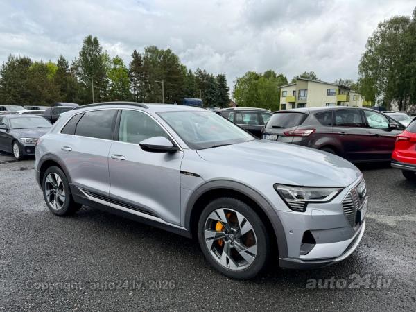 Grey Audi E-Tron 2020 in Tartu, with an engine capacity of 0.00 L and mileage of 155 thousand km for 23900 €, photo 6 on AUTOMOTO.COM.LV