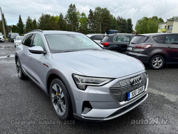 Grey Audi E-Tron 2020 in Tartu, with an engine capacity of 0.00 L and mileage of 155 thousand km for 23900 €, photo 7 on AUTOMOTO.COM.LV