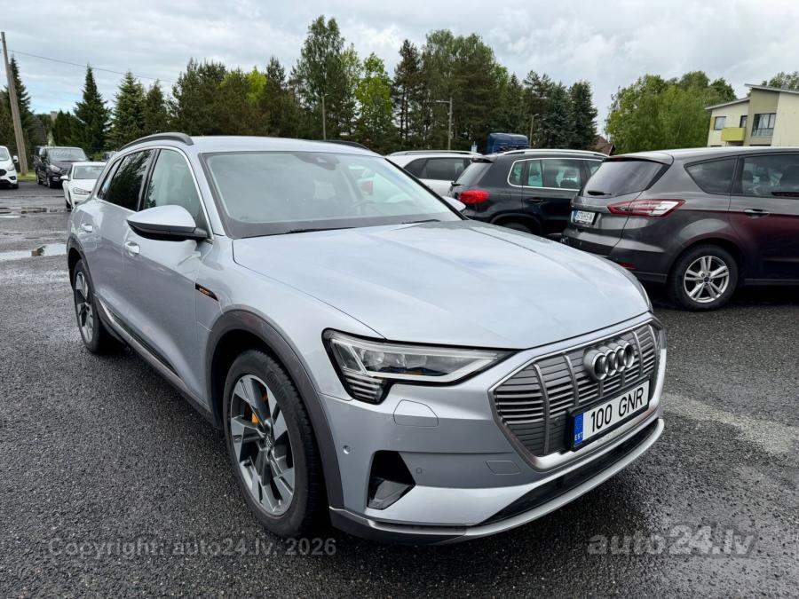 Pelēks Audi E-Tron 2020 Tartu, ar dzinēja tilpumu 0.00 L un nobraukumu 155 tūkst. km par 23900 €, foto 7 vietnē AUTOMOTO.COM.LV