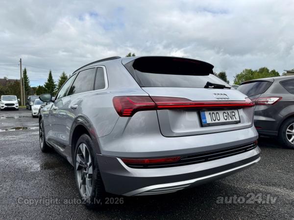 Grey Audi E-Tron 2020 in Tartu, with an engine capacity of 0.00 L and mileage of 155 thousand km for 23900 €, photo 9 on AUTOMOTO.COM.LV