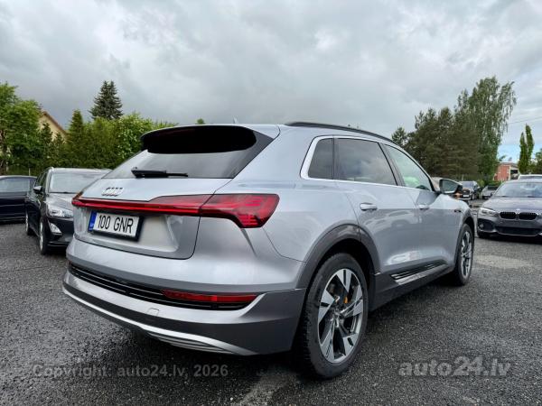 Grey Audi E-Tron 2020 in Tartu, with an engine capacity of 0.00 L and mileage of 155 thousand km for 23900 €, photo 10 on AUTOMOTO.COM.LV