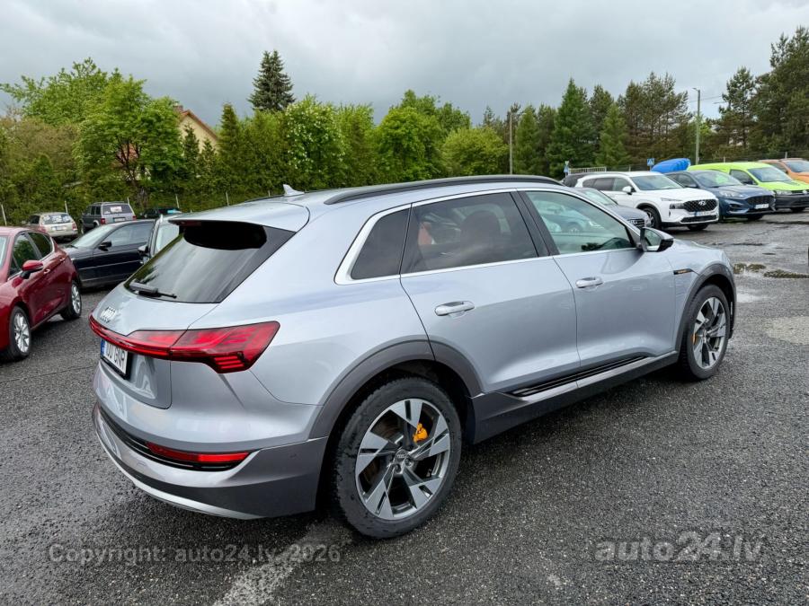 Pelēks Audi E-Tron 2020 Tartu, ar dzinēja tilpumu 0.00 L un nobraukumu 155 tūkst. km par 23900 €, foto 12 vietnē AUTOMOTO.COM.LV