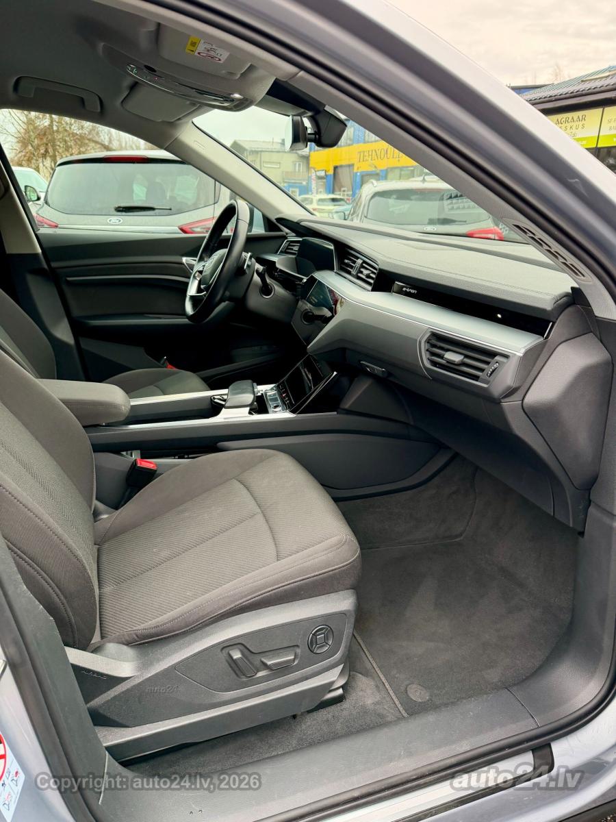 Pelēks Audi E-Tron 2020 Tartu, ar dzinēja tilpumu 0.00 L un nobraukumu 155 tūkst. km par 23900 €, foto 17 vietnē AUTOMOTO.COM.LV