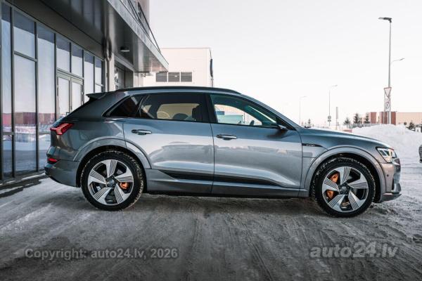 Grey Audi E-Tron 2021 in Tallinn, with an engine capacity of 0.00 L and mileage of 57 thousand km for 38900 €, photo 7 on AUTOMOTO.COM.LV