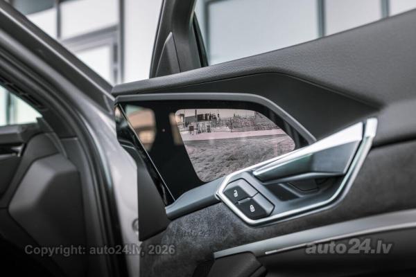 Pelēks Audi E-Tron 2021 Tallina, ar dzinēja tilpumu 0.00 L un nobraukumu 57 tūkst. km par 38900 €, foto 11 vietnē AUTOMOTO.COM.LV