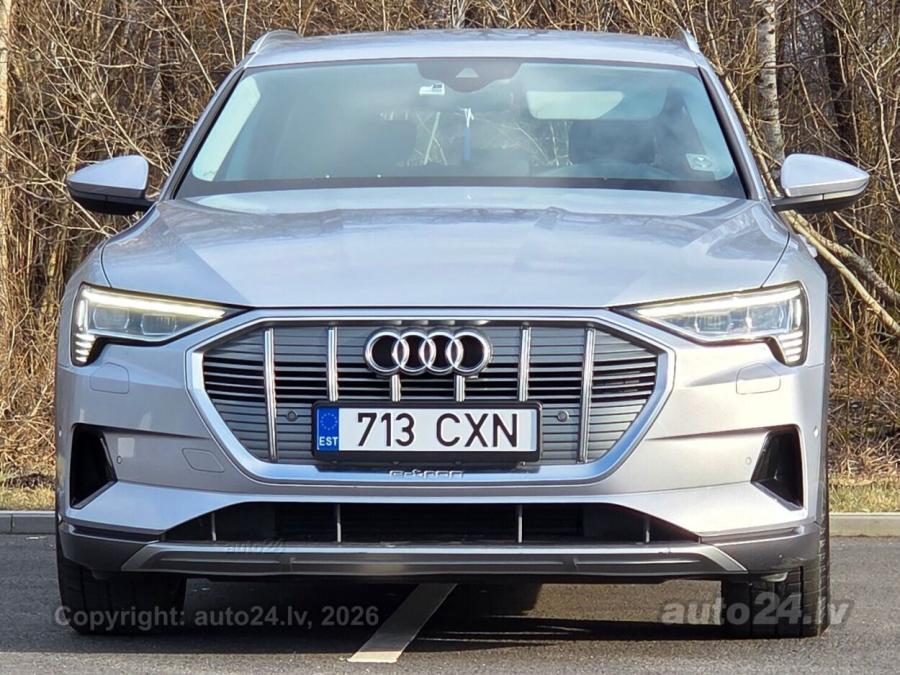 Grey Audi E-Tron 2021 in Tallinn, with an engine capacity of 0.00 L and mileage of 120 thousand km for 29500 €, photo 7 on AUTOMOTO.COM.LV