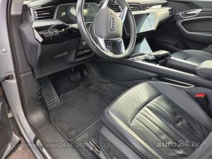 Grey Audi E-Tron 2021 in Tallinn, with an engine capacity of 0.00 L and mileage of 120 thousand km for 29500 €, photo 16 on AUTOMOTO.COM.LV