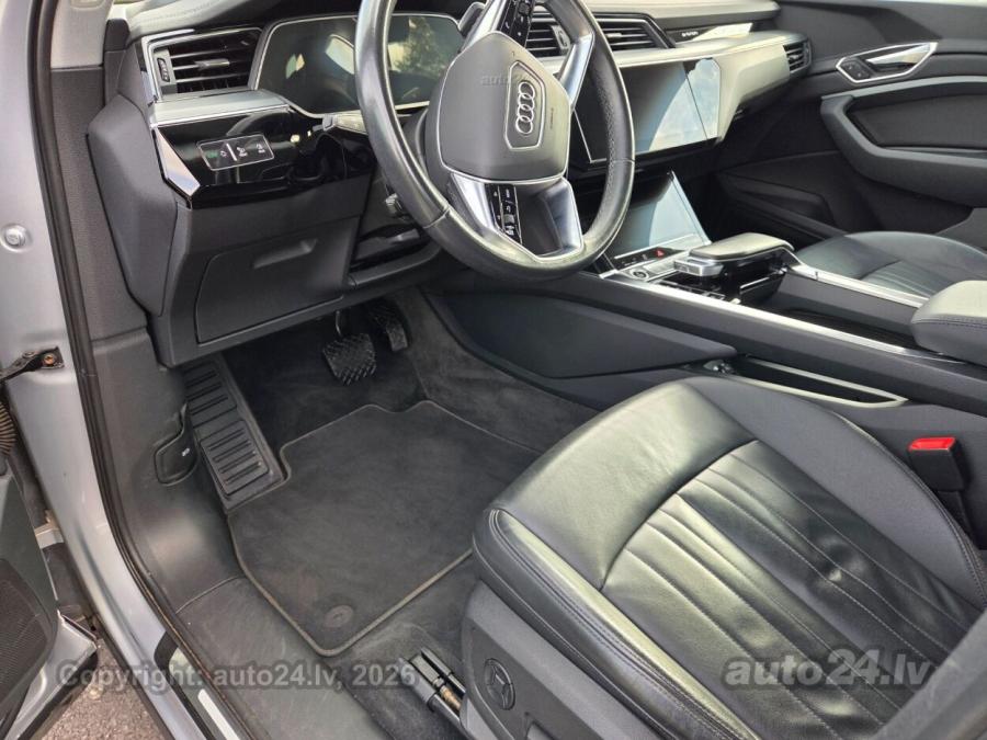 Grey Audi E-Tron 2021 in Tallinn, with an engine capacity of 0.00 L and mileage of 120 thousand km for 29500 €, photo 16 on AUTOMOTO.COM.LV