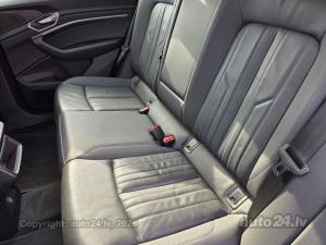 Grey Audi E-Tron 2021 in Tallinn, with an engine capacity of 0.00 L and mileage of 120 thousand km for 29500 €, photo 20 on AUTOMOTO.COM.LV